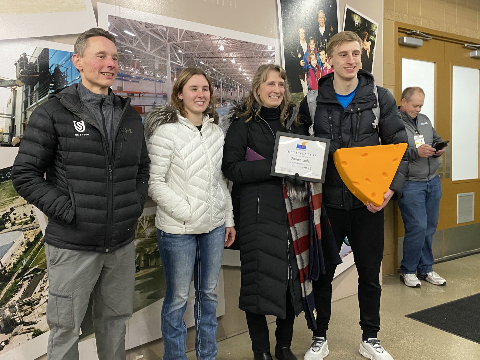 VIDEO | Jordan Stolz finishes ISU World Cup with 3 gold & 1 silver