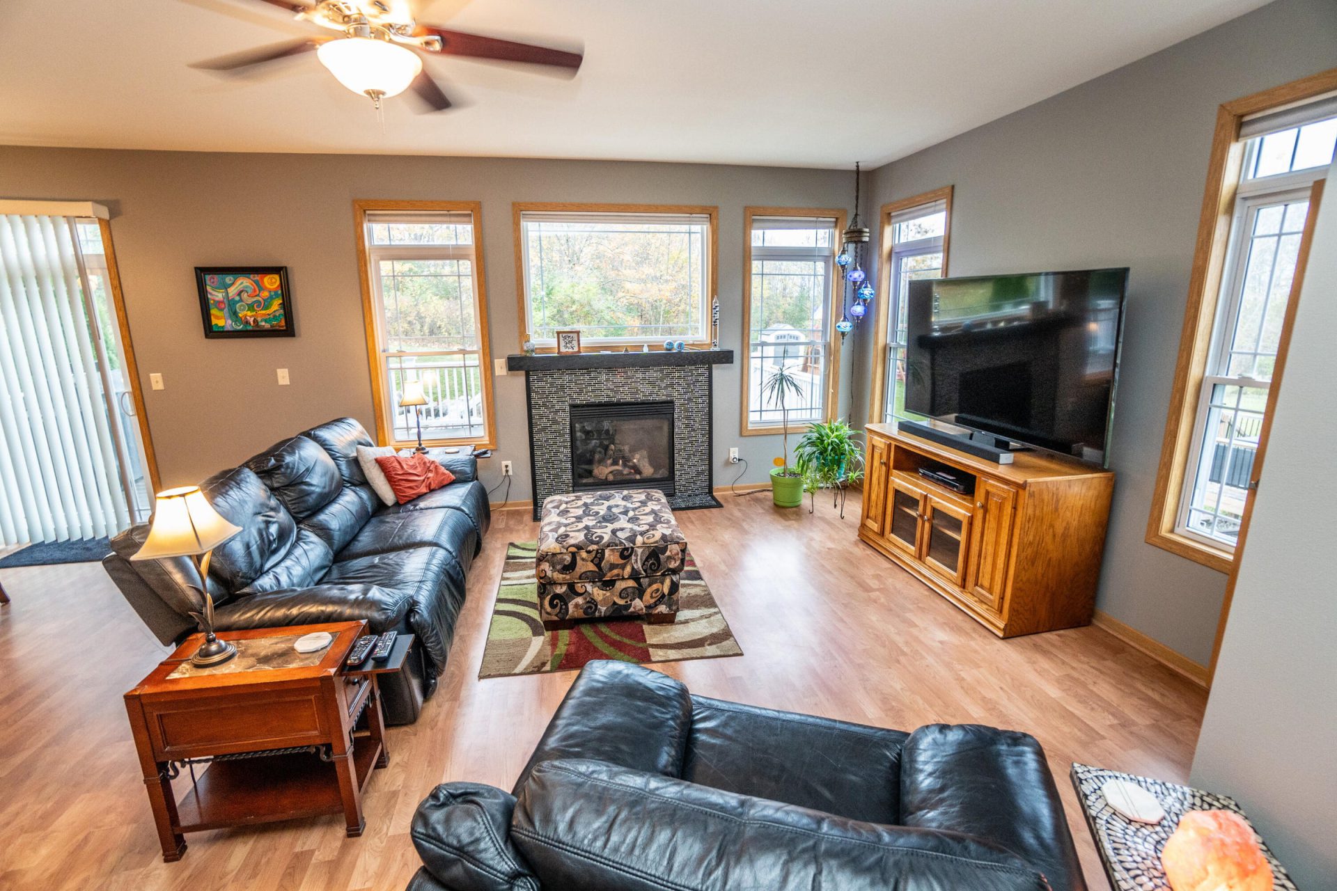 VIDEO | REAL ESTATE | Modern townhouse living on Nordic Lane in Slinger ...